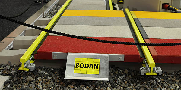 innotrans_level_crossing_concrete_bodan_rail_slab_sleeper_bearing ...
